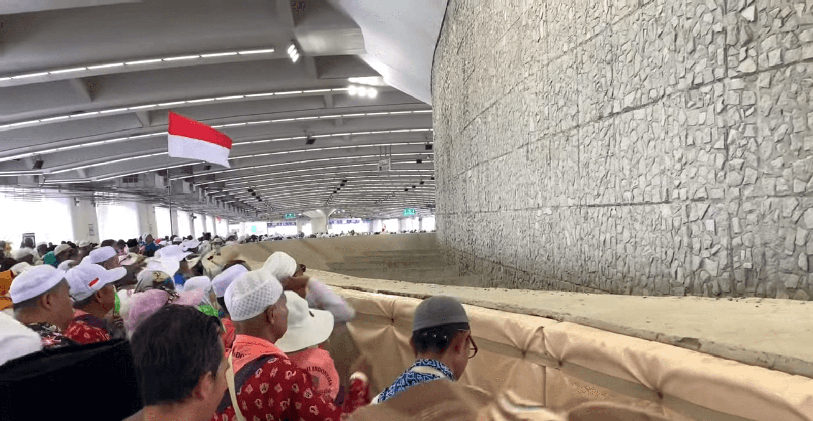 Makna Sejarah Dan Tata Cara Lempar Jumrah - Rawda Umroh